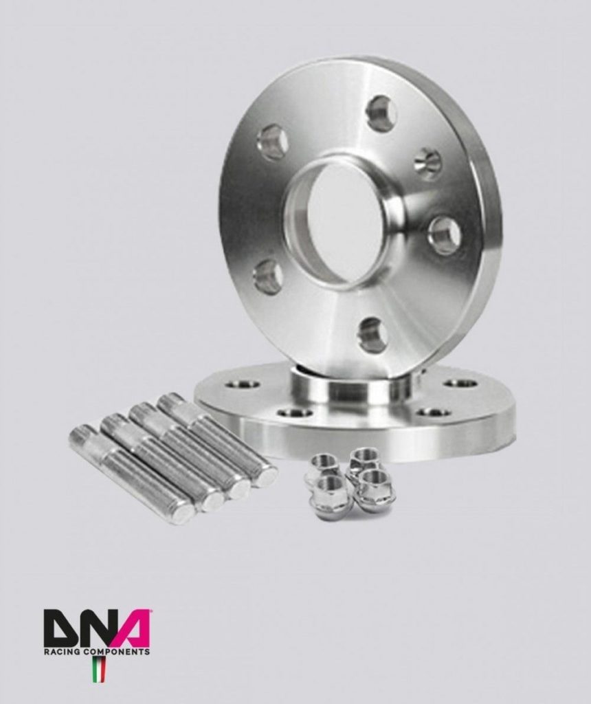 Entretoise avec goujons et écrous DNA Racing PC0370 a PC0371